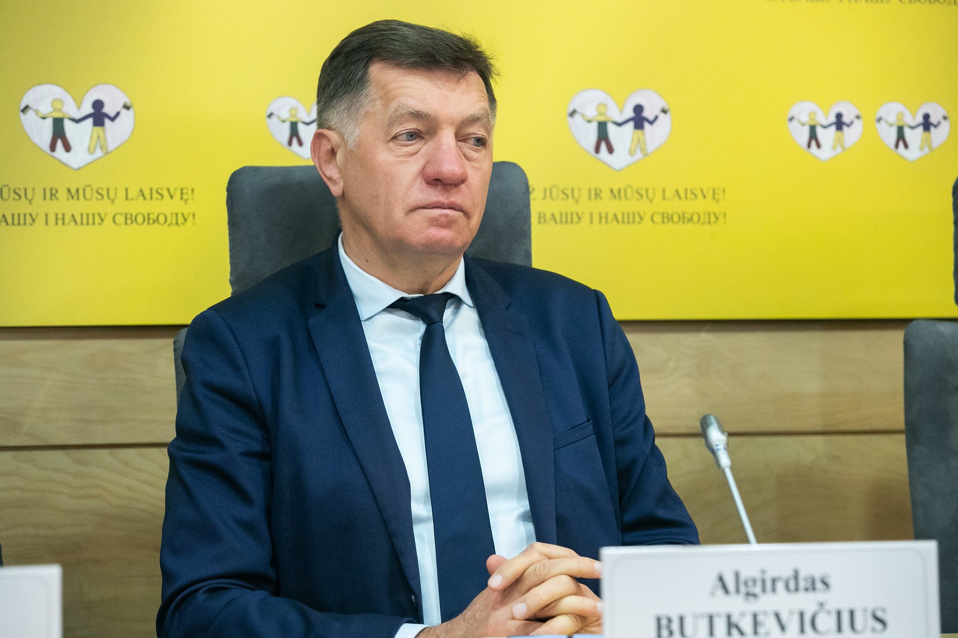 Buvęs premjeras pasiryžęs pakeisti I. Šimonytę ir išvesti valstybę iš ...