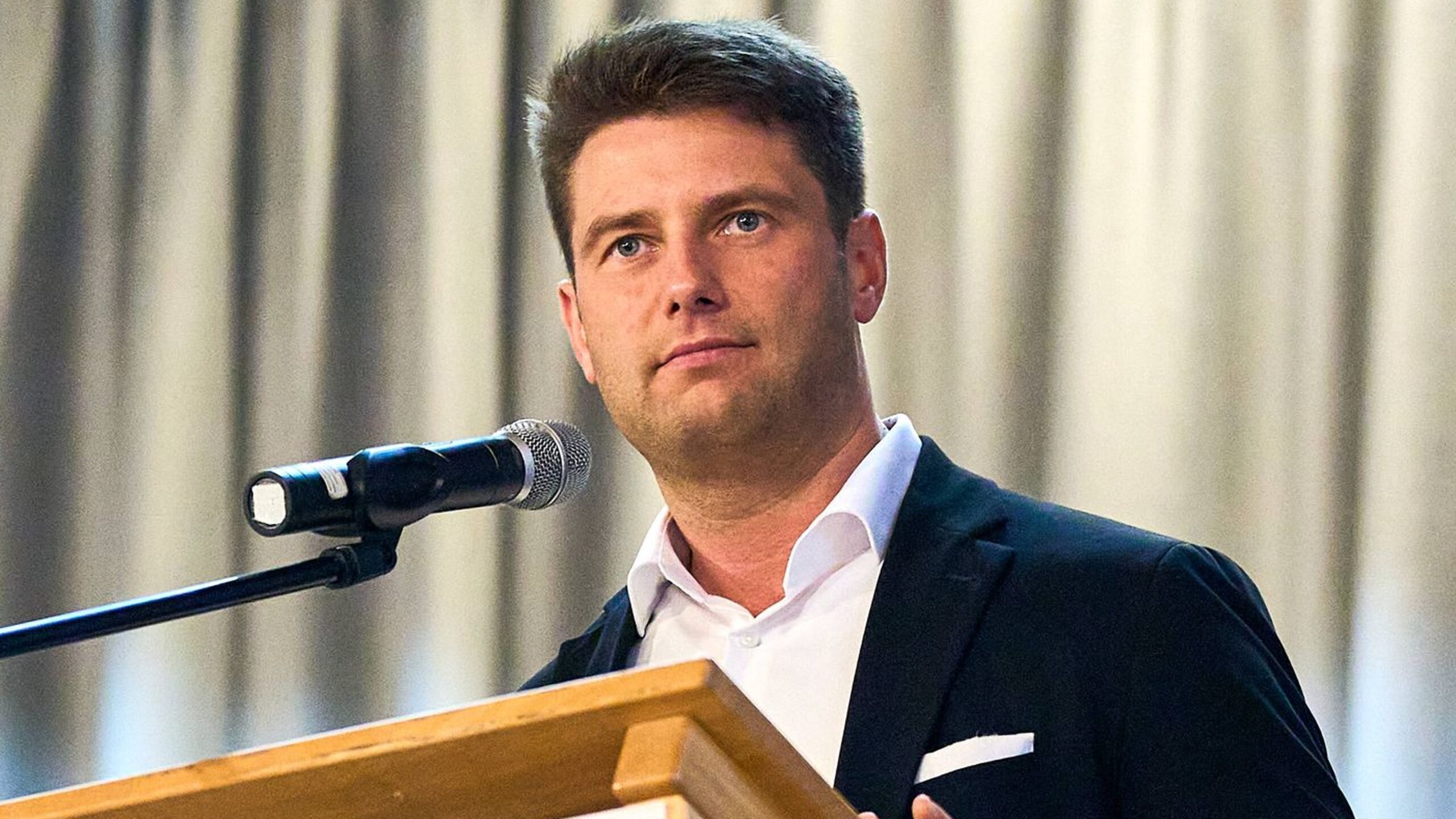 Reaguodamas į smurtinį išpuolį prieš europarlamentarą P. Gražulį ...